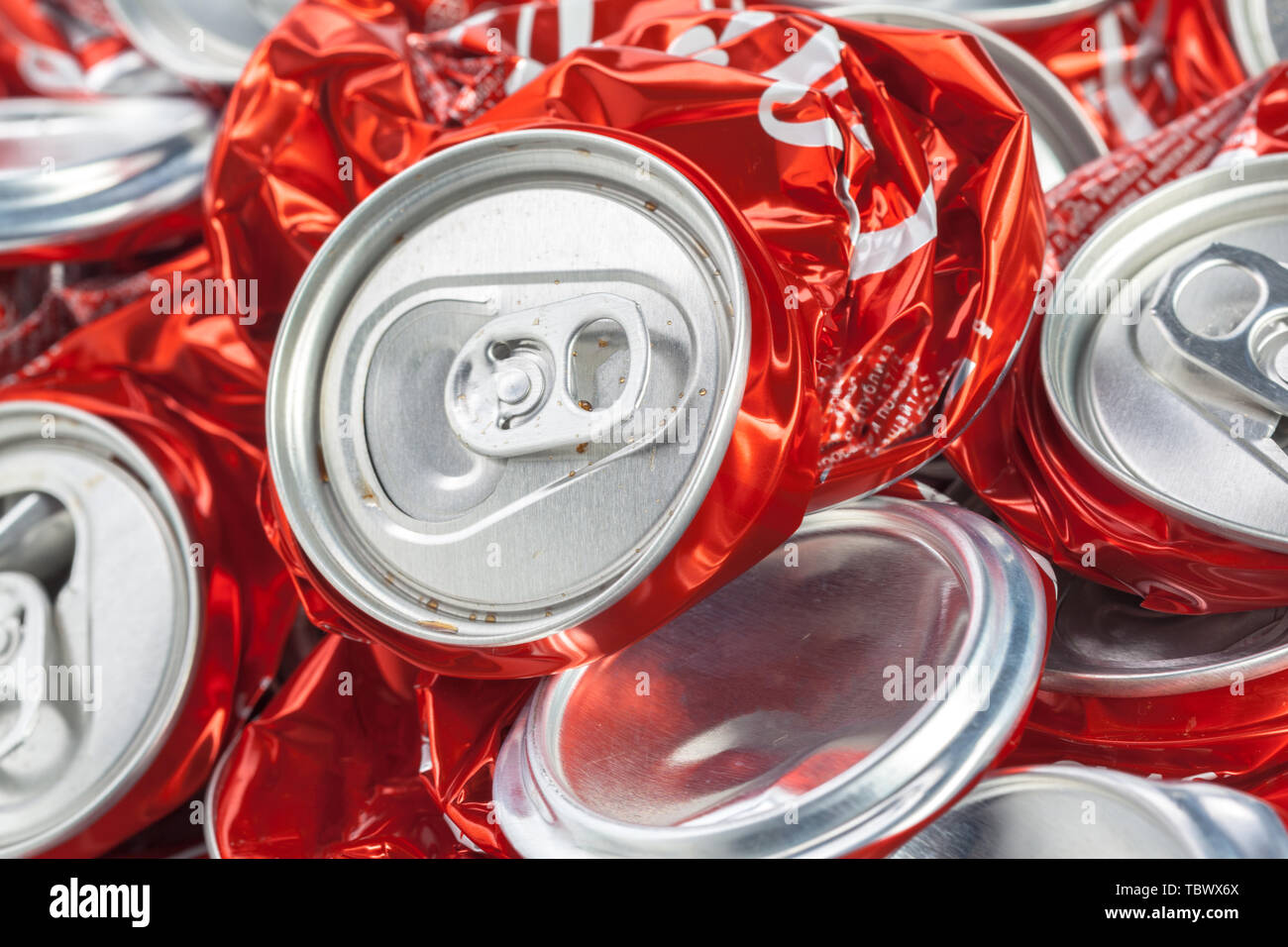 Compressed aluminium can Stock Photo - Alamy