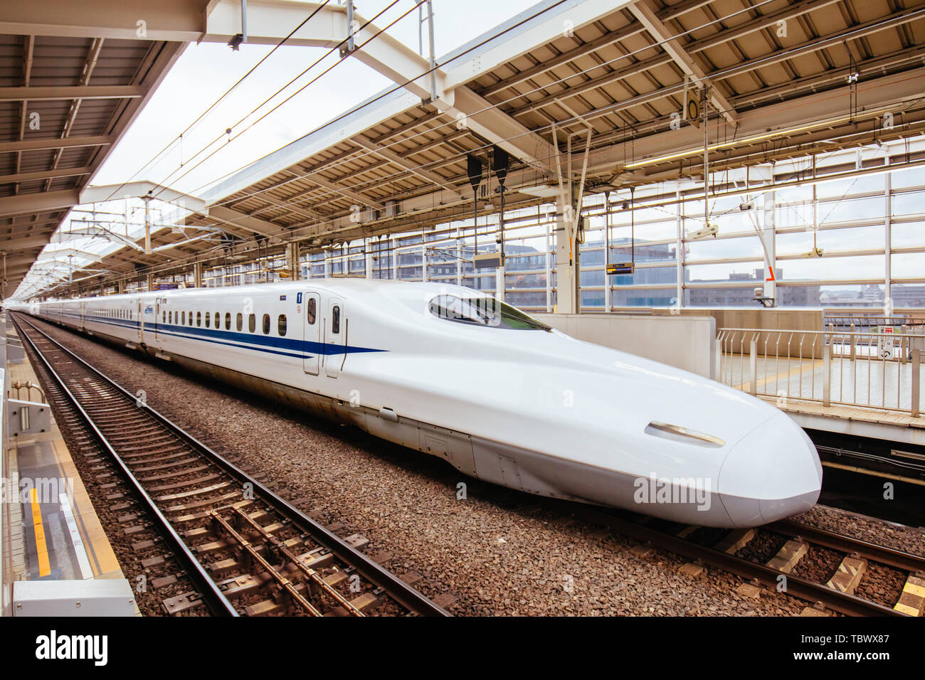 Series n700 bullet train hi-res stock photography and images - Alamy