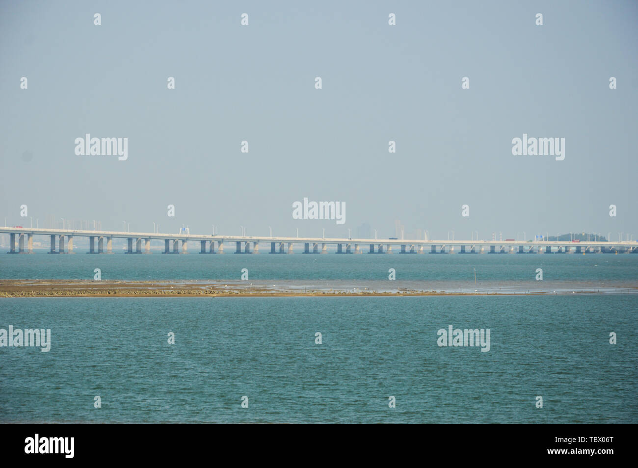 Lakes cross bridges hi-res stock photography and images - Alamy
