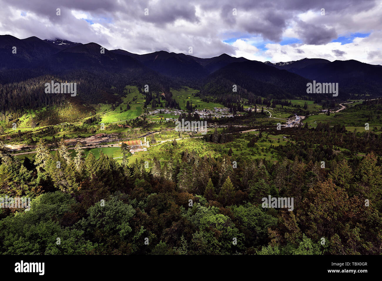 Scenery of Yingzhi Lulang Linhai in Tibet Autonomous Region Stock Photo ...