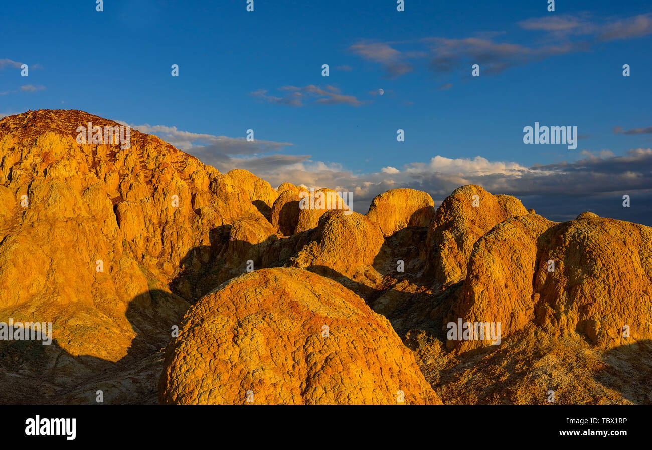 Colorful beach scenery Stock Photo - Alamy