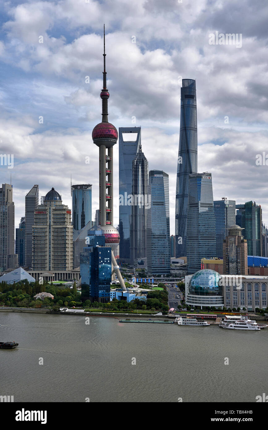 Huangpu river and shanghai magic capital hi-res stock photography and ...