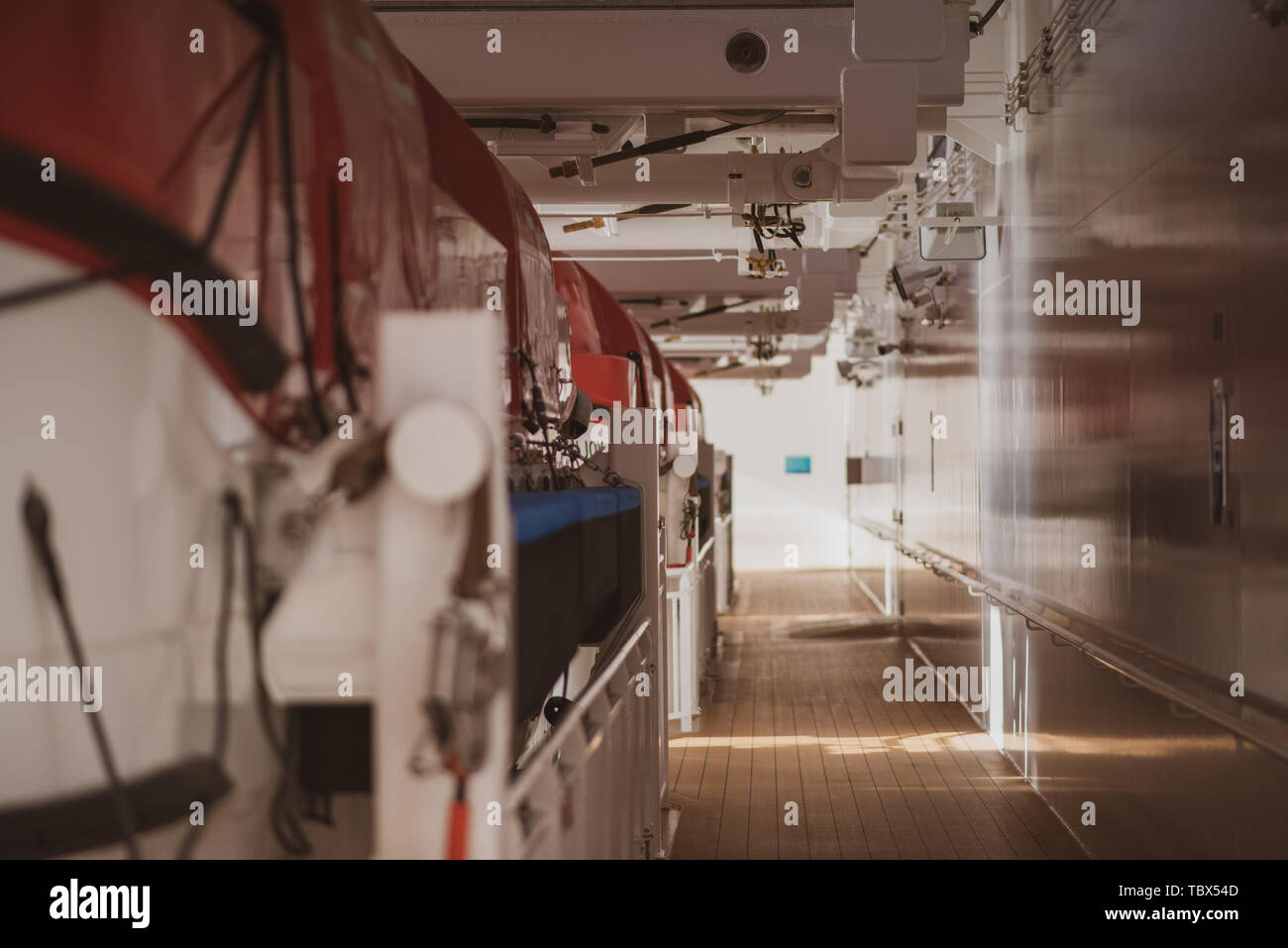 Escape pod hi-res stock photography and images - Alamy