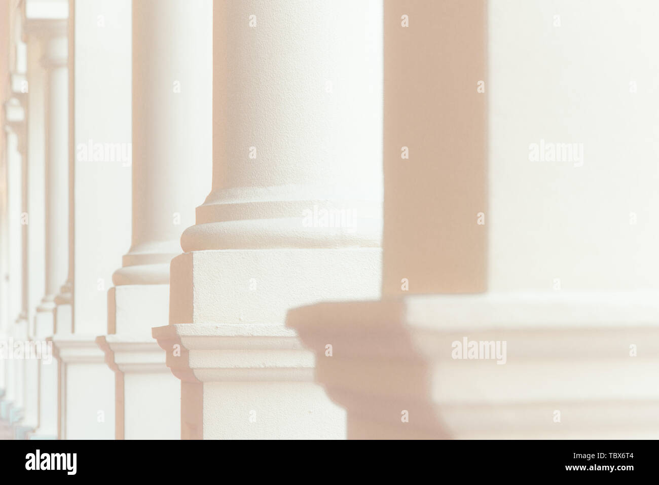 Column row arrangement hi-res stock photography and images - Alamy