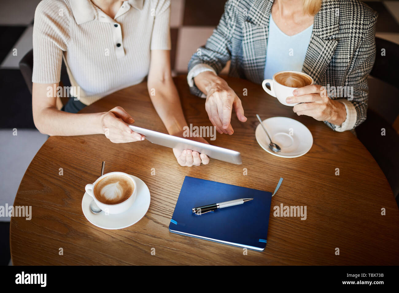 Negotiation partner hi-res stock photography and images - Alamy