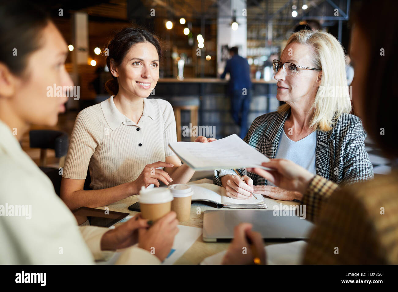 Papers partner hi-res stock photography and images - Alamy
