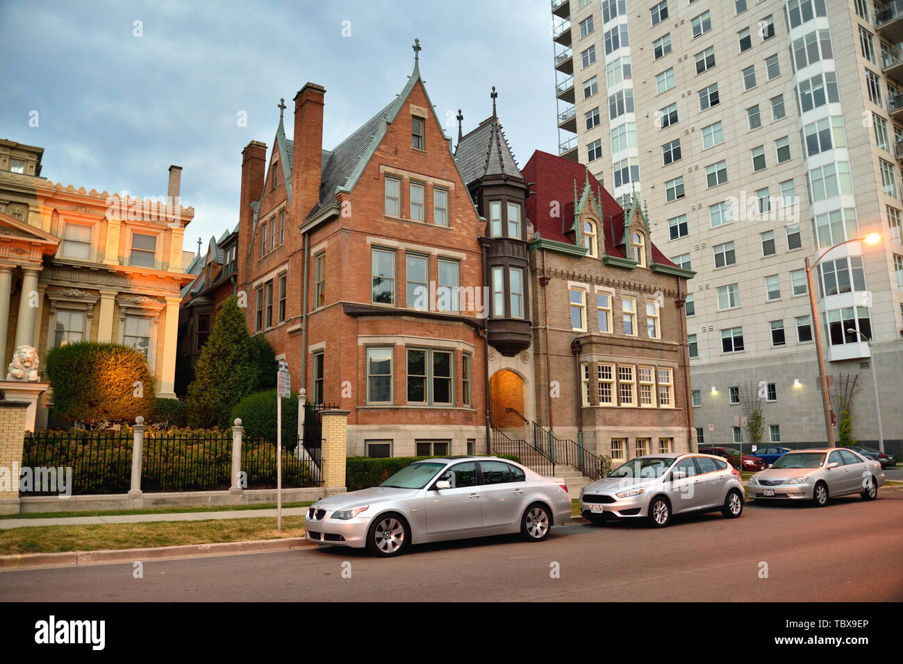 Street view of American city Stock Photo - Alamy