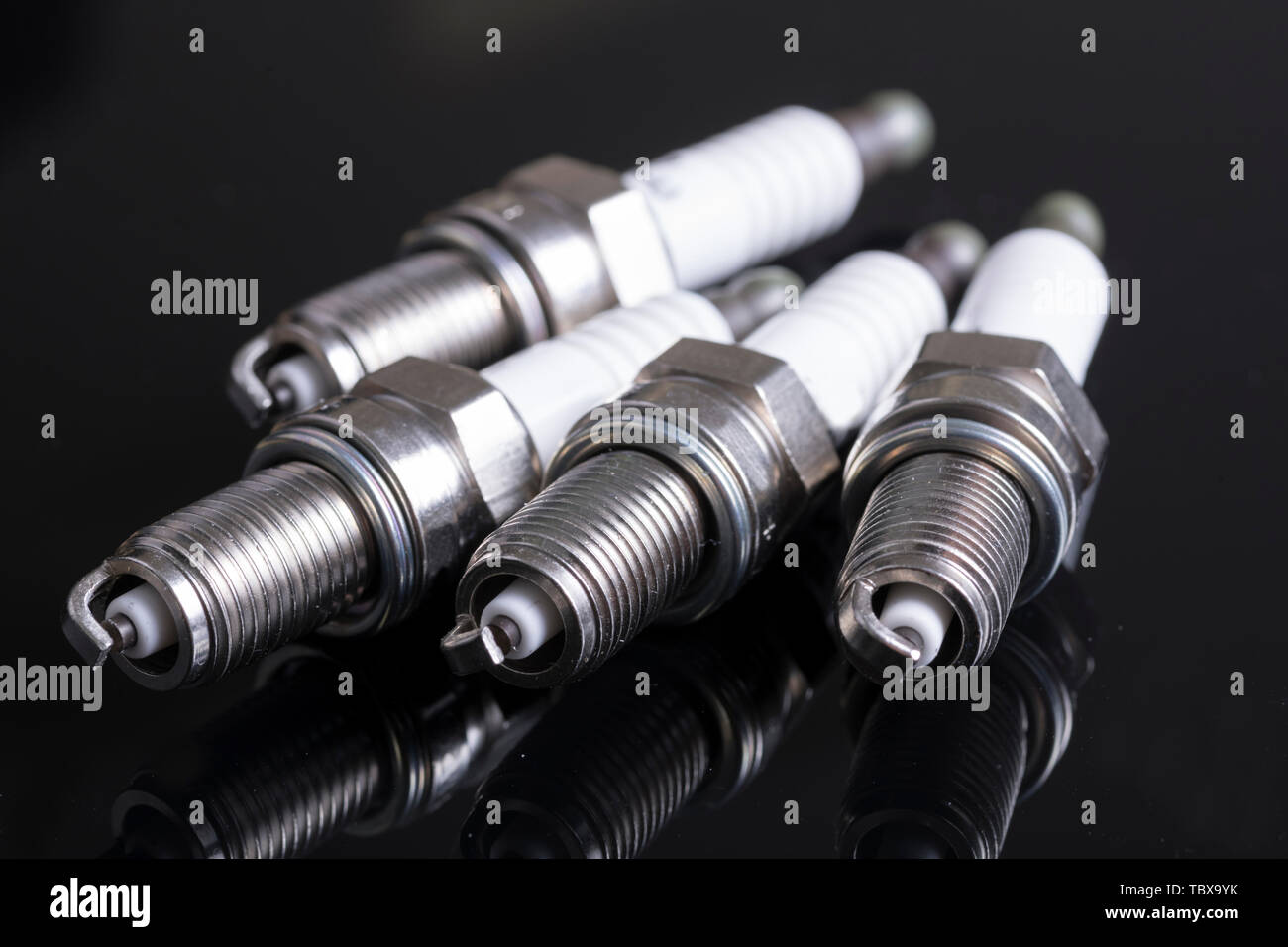 Screws and plugs hi-res stock photography and images - Alamy