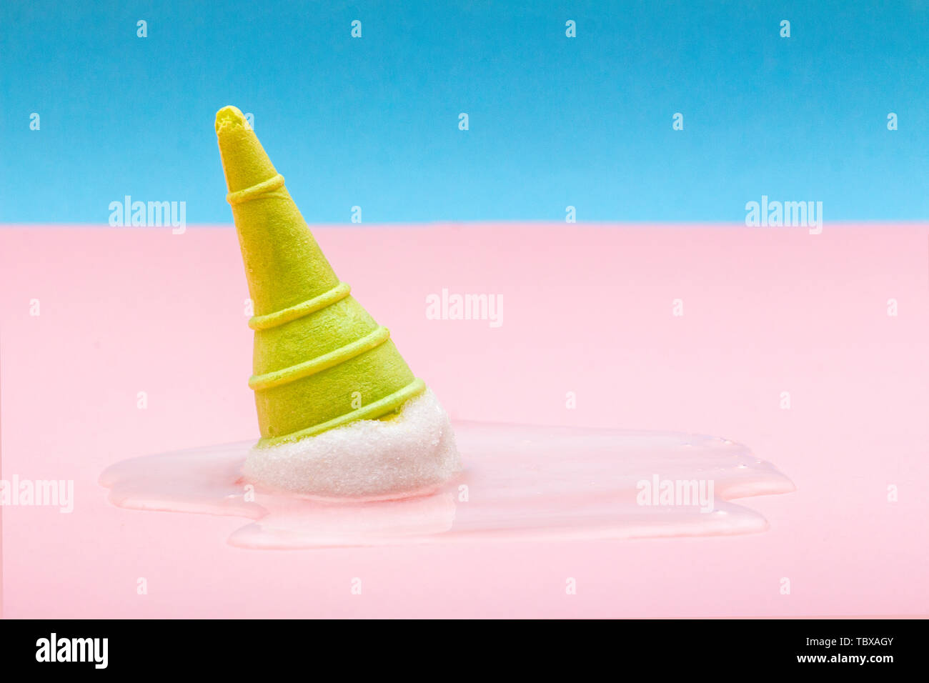 Ice cream melts Stock Photo - Alamy
