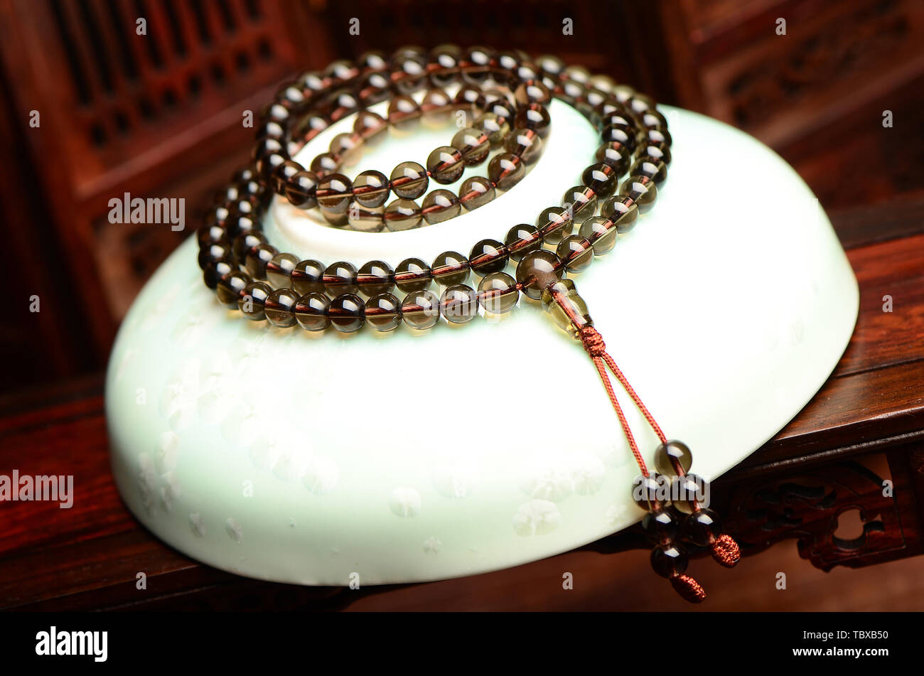 Tea crystal crystal crystal bracelet necklace Stock Photo - Alamy