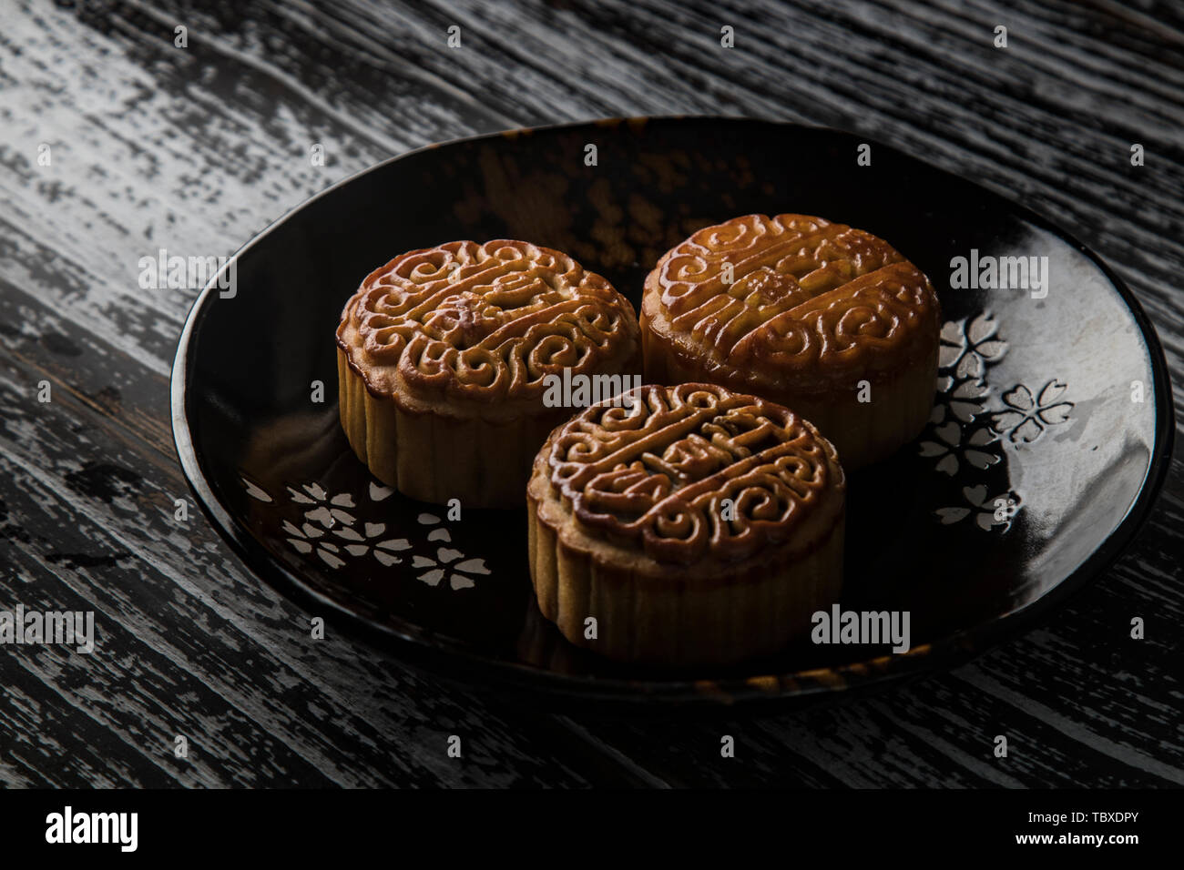 Round symbol ornaments architecture hi-res stock photography and images ...