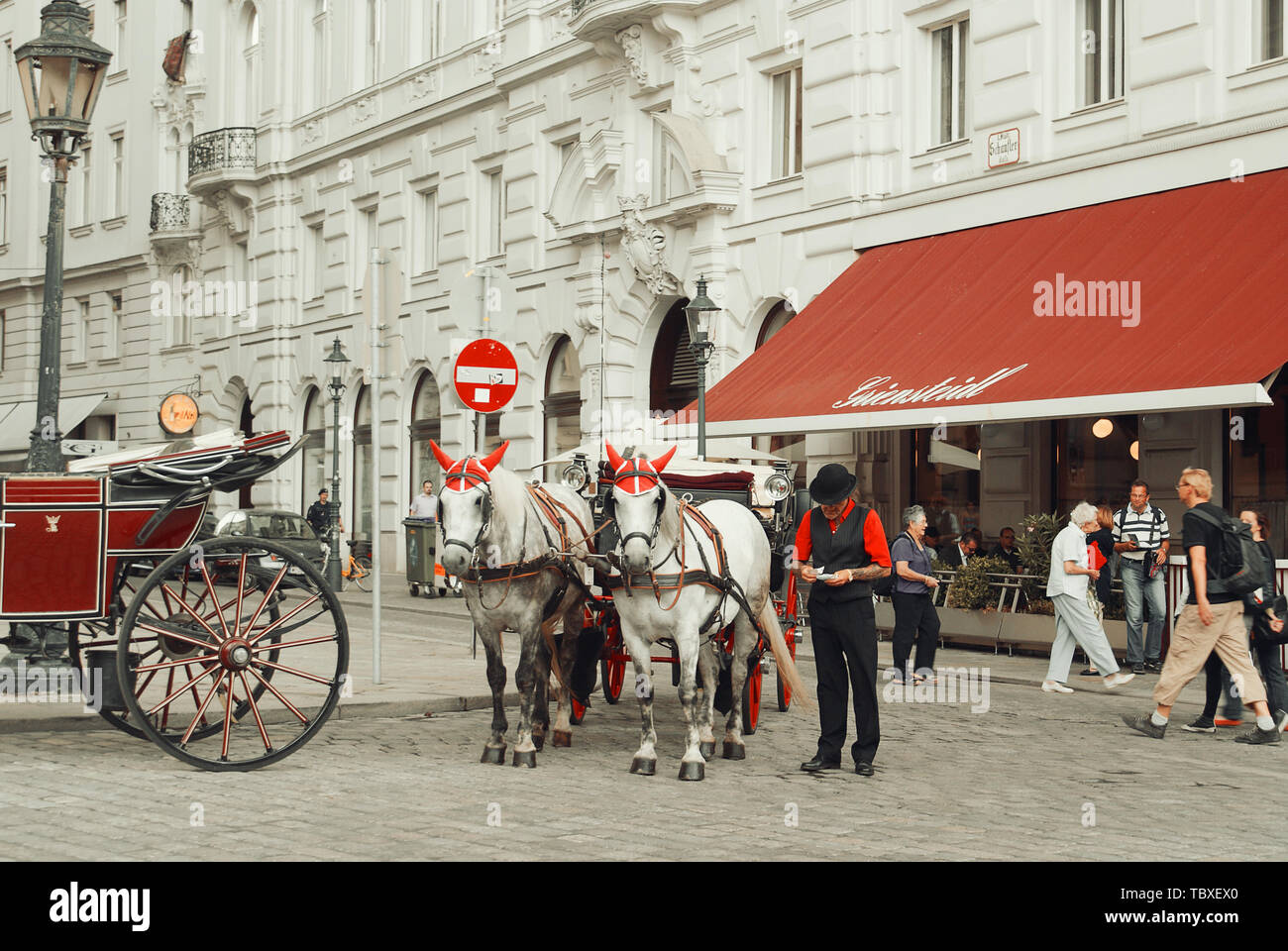 Vienna austria travel guide hi-res stock photography and images - Alamy
