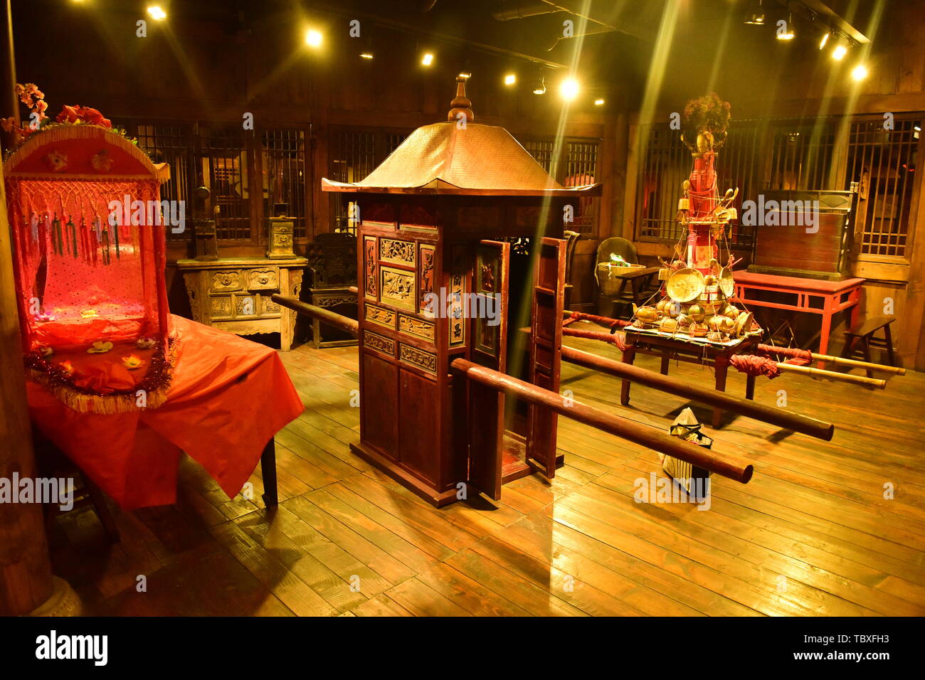 Traditional wedding custom of palanquin dowry Stock Photo - Alamy