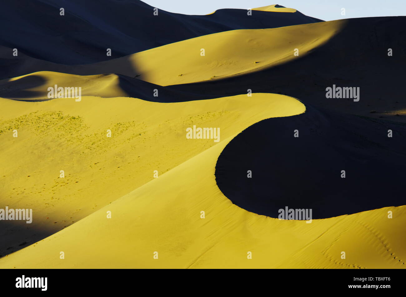 Crescent Spring in Mingsha Mountain, Dunhuang, Gansu Province Stock ...