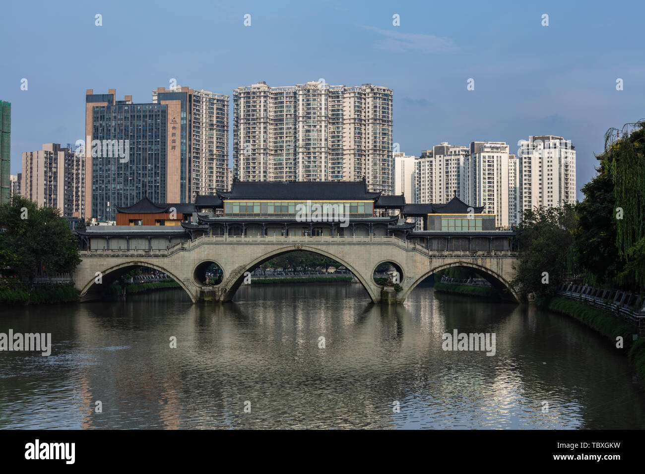 Chengdu Funan River Anshun covered bridge Stock Photo - Alamy