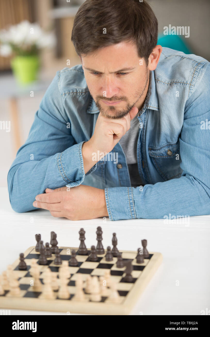 Look at chess board hi-res stock photography and images - Alamy