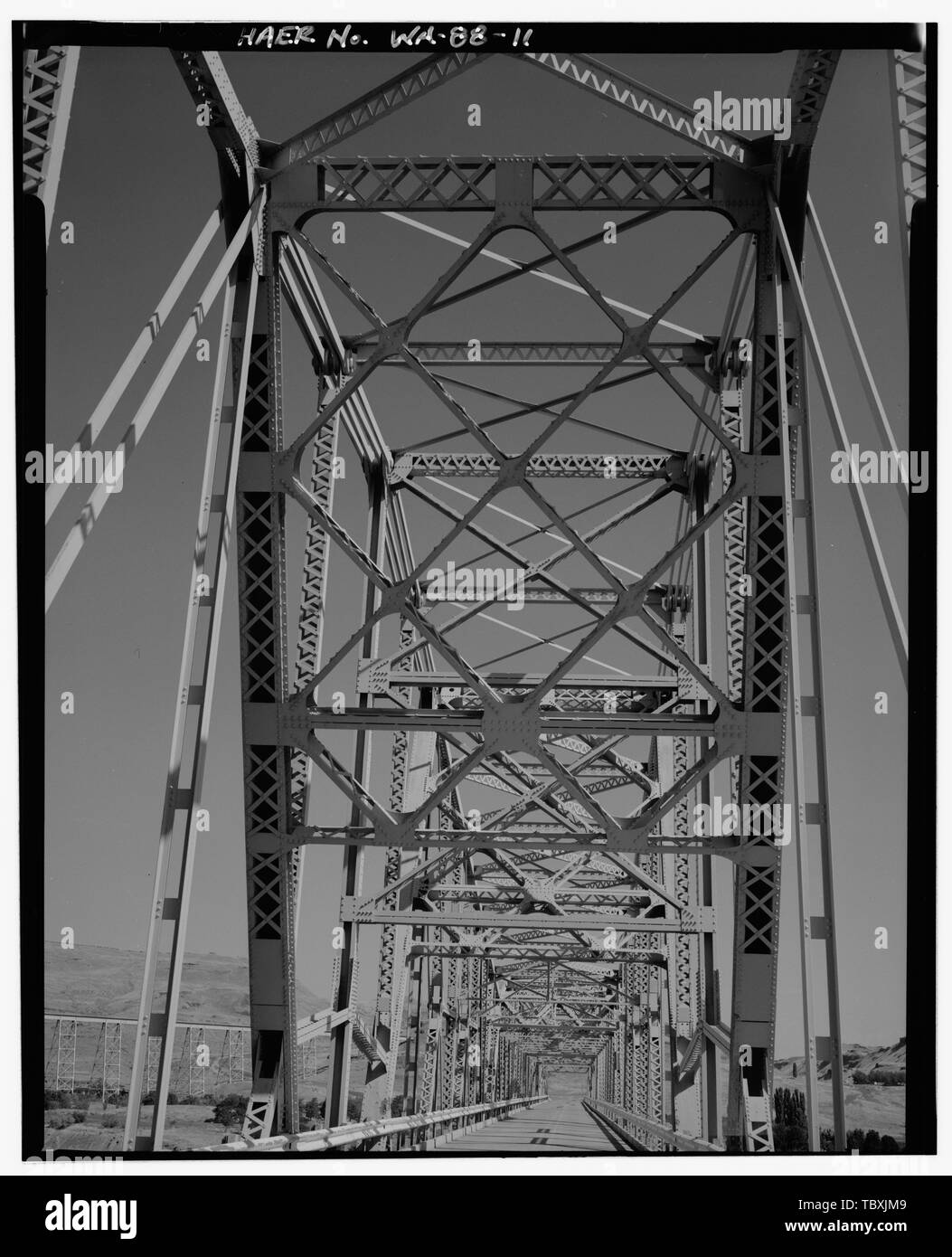 Cantilever section hi-res stock photography and images - Alamy