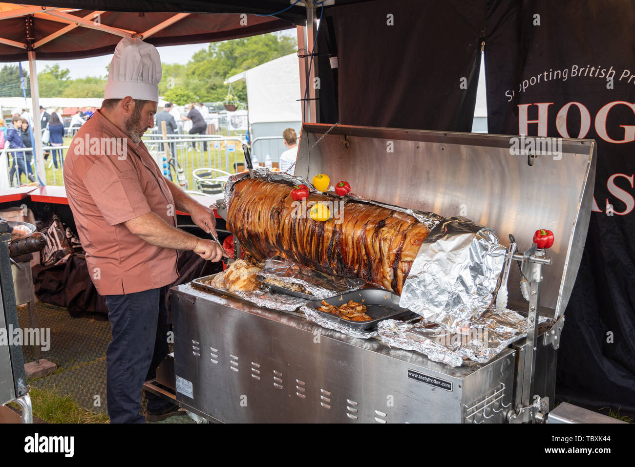 Chefs hog roast hi-res stock photography and images - Alamy