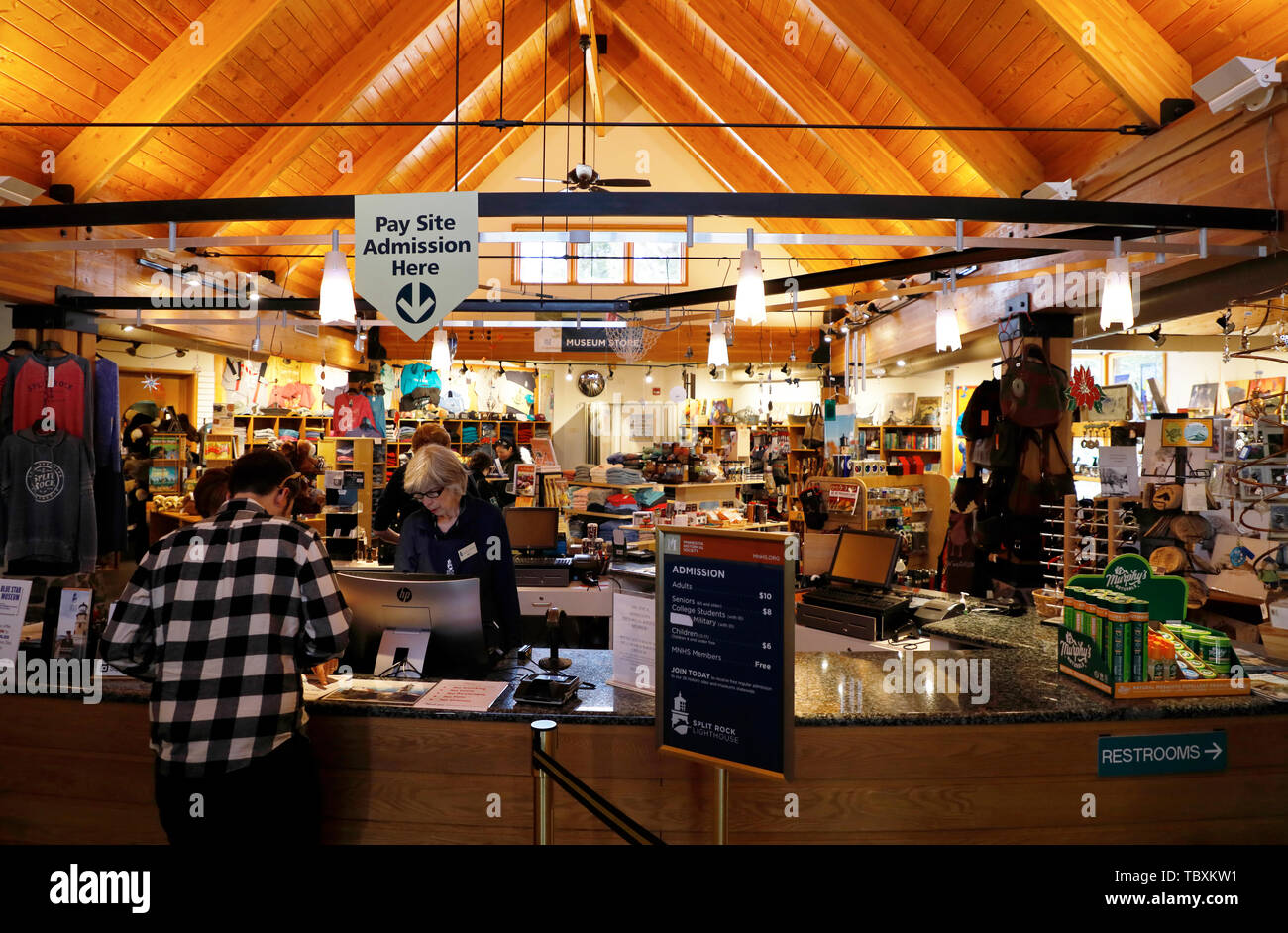 Ticket office, souvenir store and information center of Split Rock ...