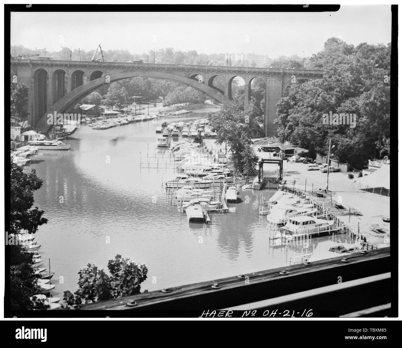 Beaver dam bridge hi-res stock photography and images - Alamy