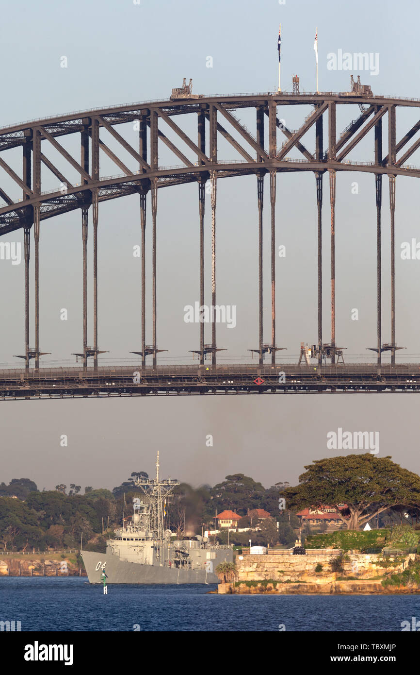 HMAS Darwin (FFG 04) Adelaide-class guided-missile frigate of the Royal ...