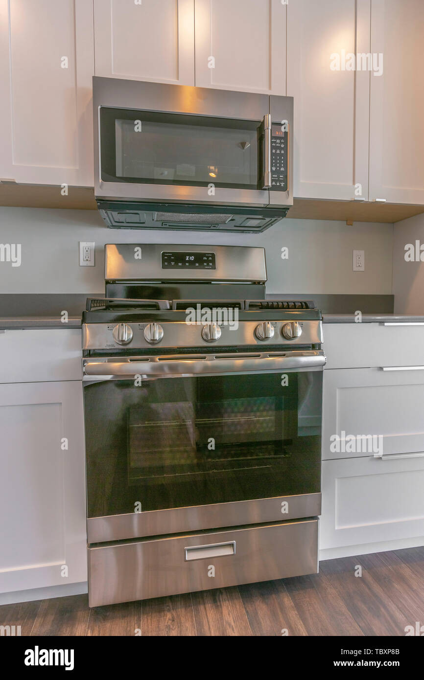 Microwave Wall Microwaves – Built In, Over The Range & More | Bosch