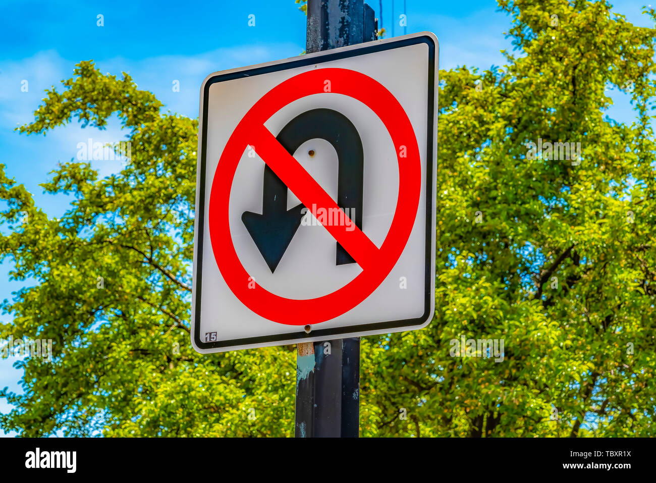 U turn sign hi-res stock photography and images - Alamy