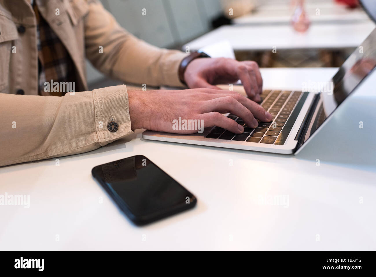 Freelancer typing hi-res stock photography and images - Alamy