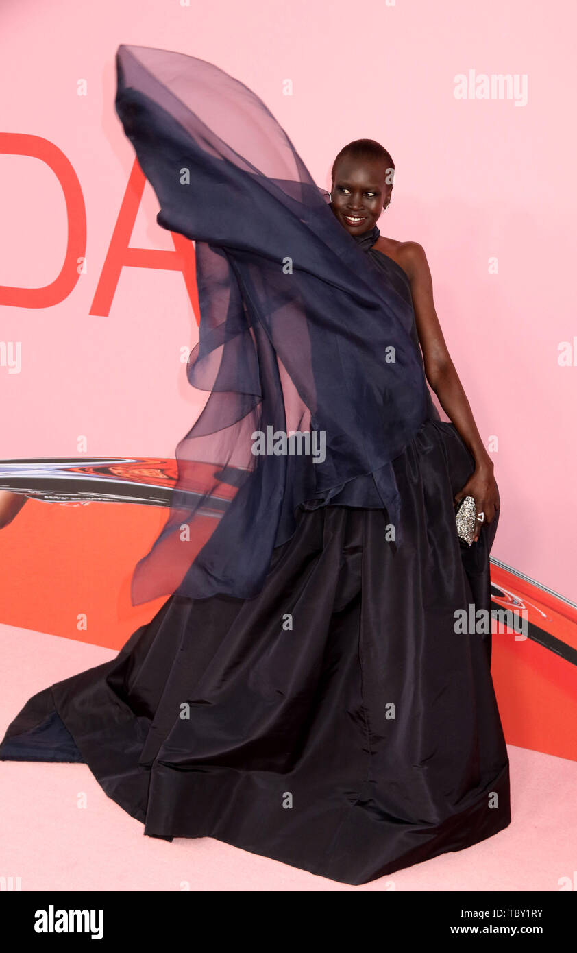 Alek wek model hi-res stock photography and images - Alamy