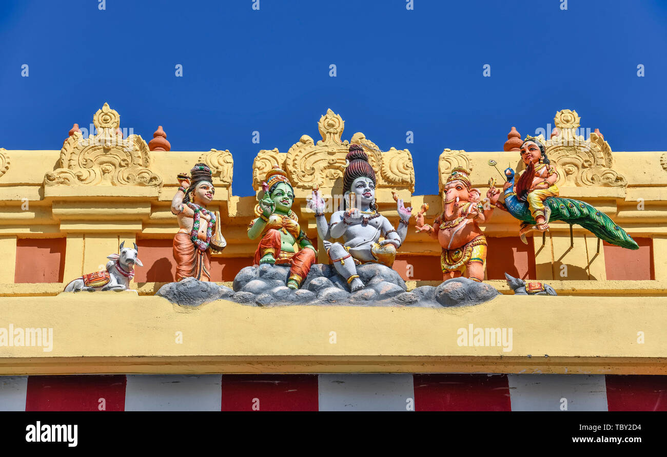 Roof, Hindu's tablemaker Sri Mayurapathy Murugan temple, avenue ...