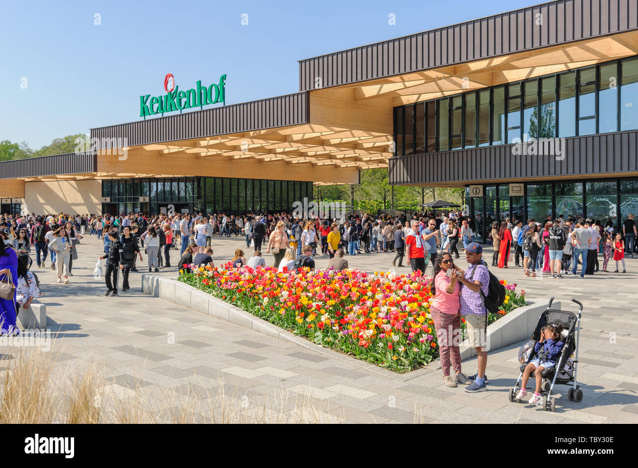 Main Entrance of Keukenhof Gardens in Lisse, Netherlands Stock Photo ...