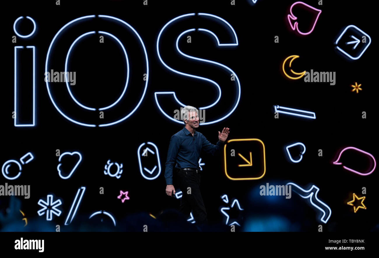 Craig federighi hi-res stock photography and images - Alamy