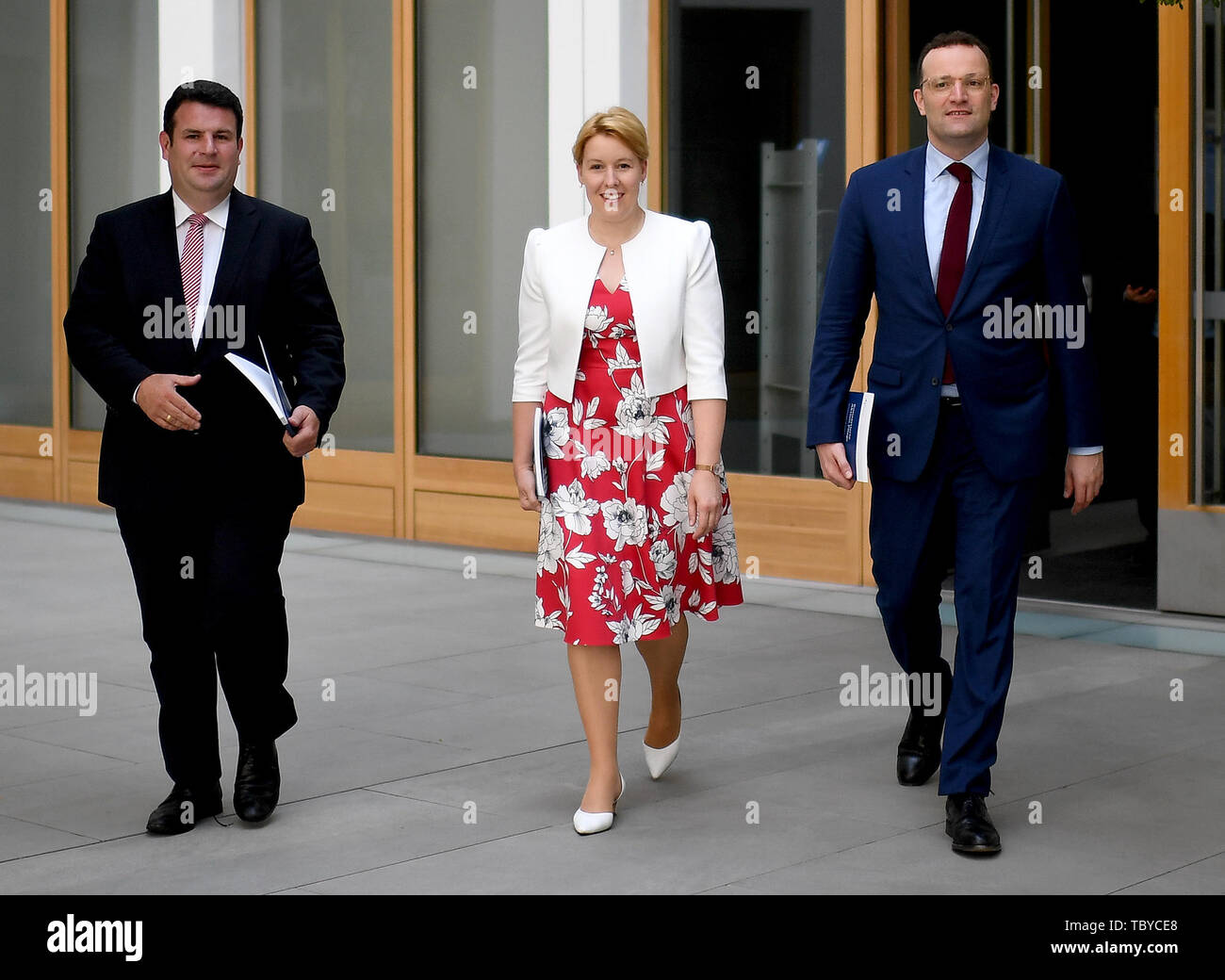 Berlin, Germany. 04th June, 2019. Hubertus Heil (SPD, l-r), Federal ...