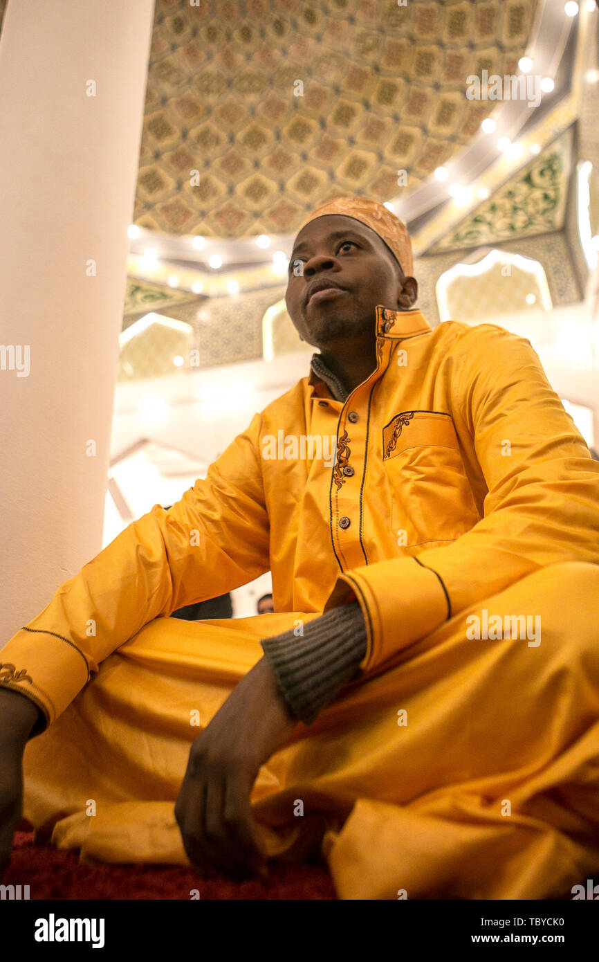 Sao Paulo, Brazil. 4th June, 2019. Muslims celebrate the Eid Al Fitr ...