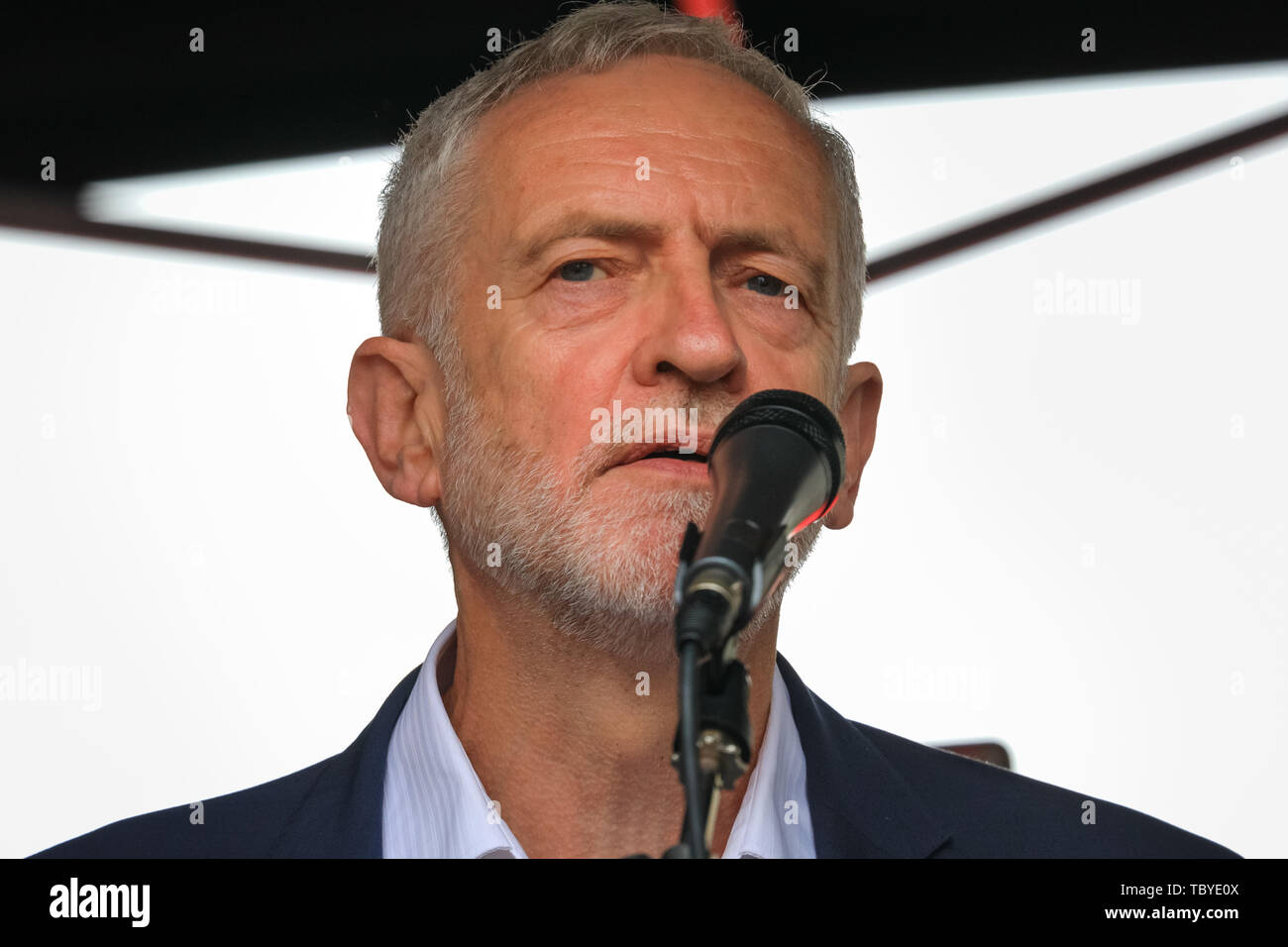 Jeremy corbyn speaks anti trump hi-res stock photography and images - Alamy