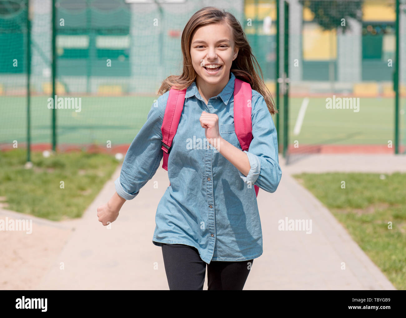 Teen girl back to school Stock Photo - Alamy