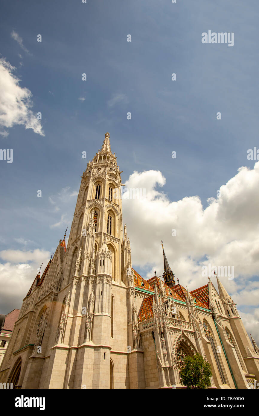 Matthias church budapest chapel hi-res stock photography and images - Alamy