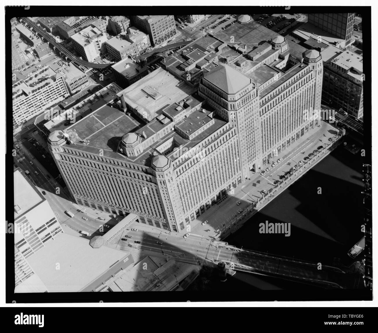Main branch looking SE, Wells Street Bridge at bottom frame. Chicago ...