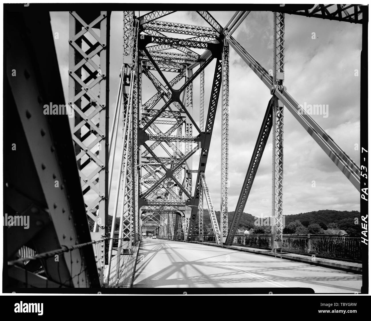 Main span framing, looking north. Sewickley Bridge, Spanning Ohio River ...