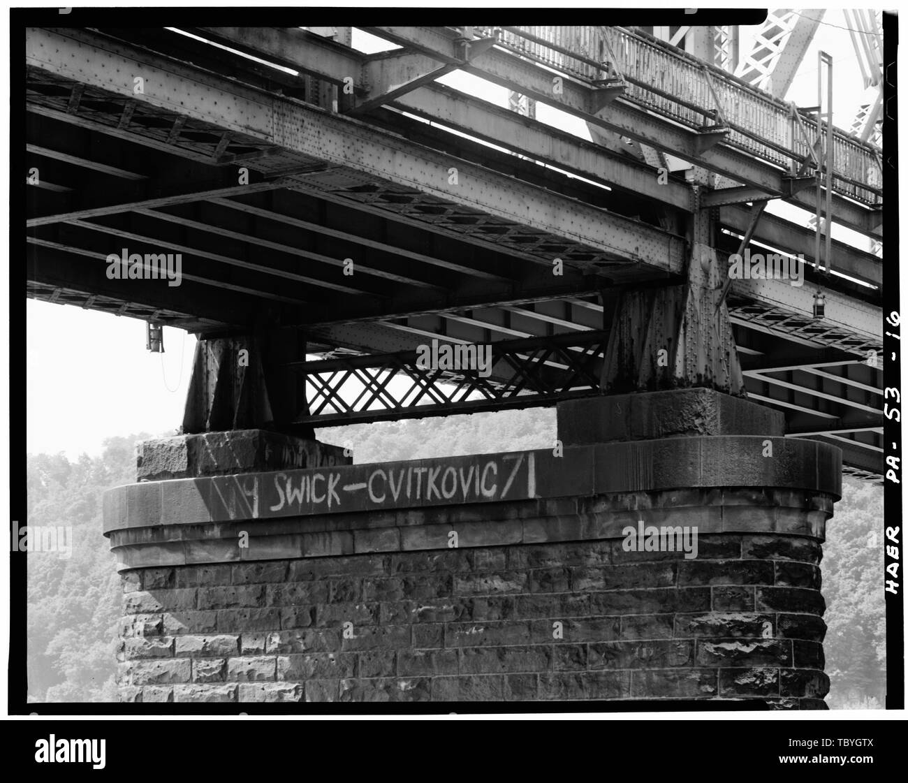 Main truss interior bearings at pier 3. Sewickley Bridge, Spanning Ohio ...