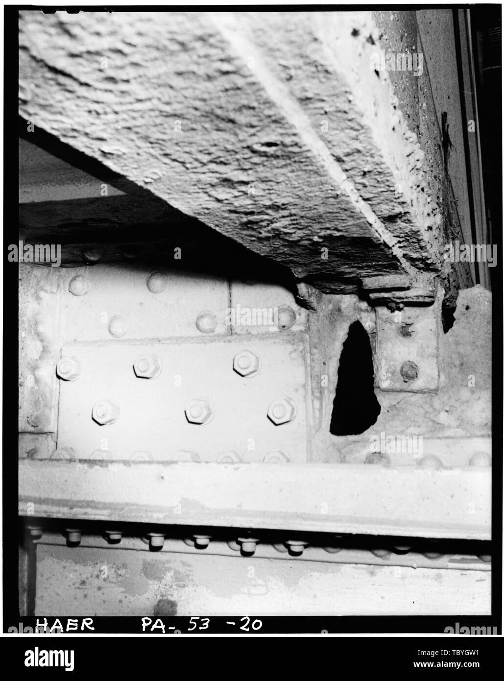Mainspan floorbeam end connection repair. Sewickley Bridge, Spanning ...