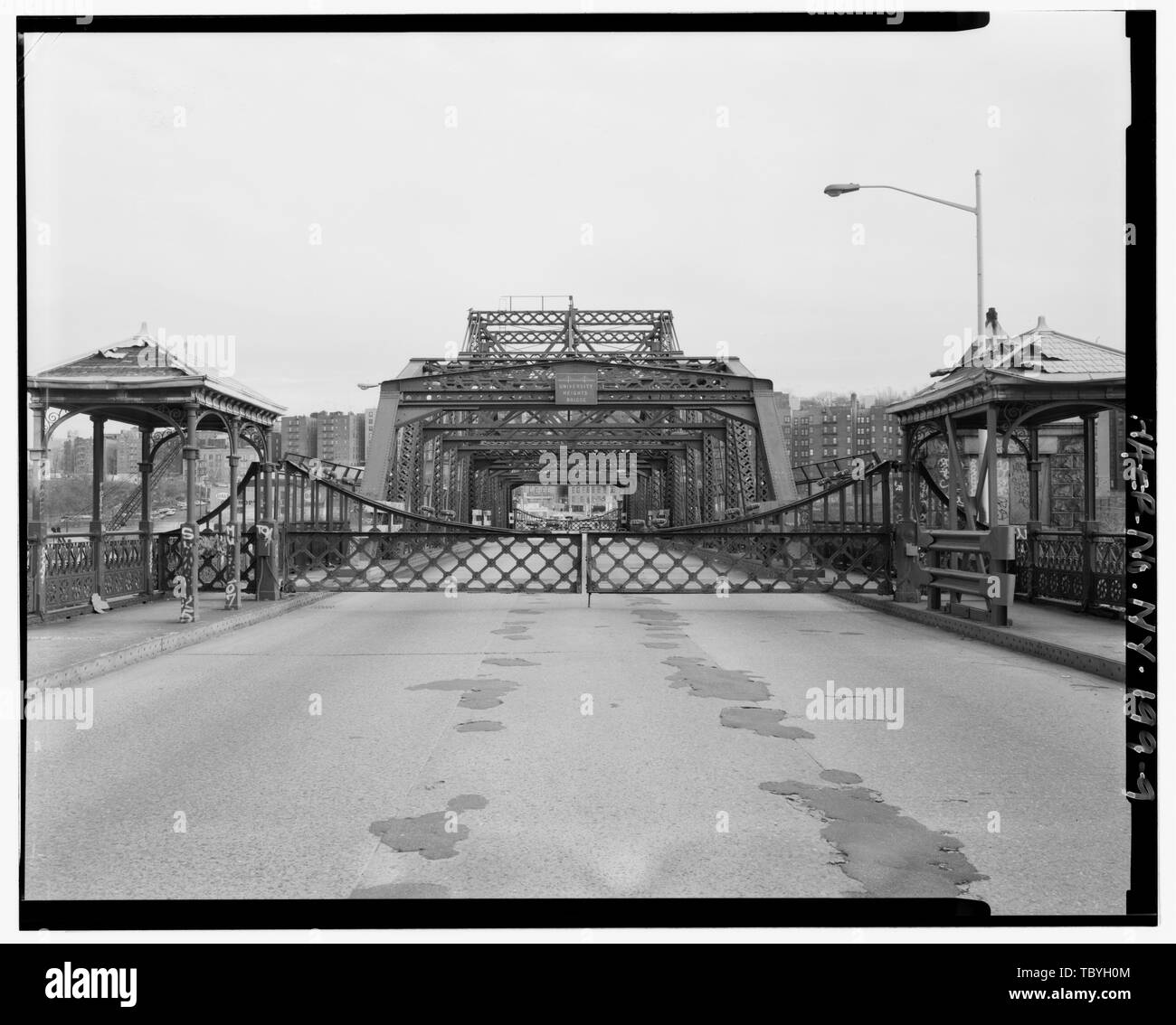 New harlem river bridge Black and White Stock Photos & Images - Alamy