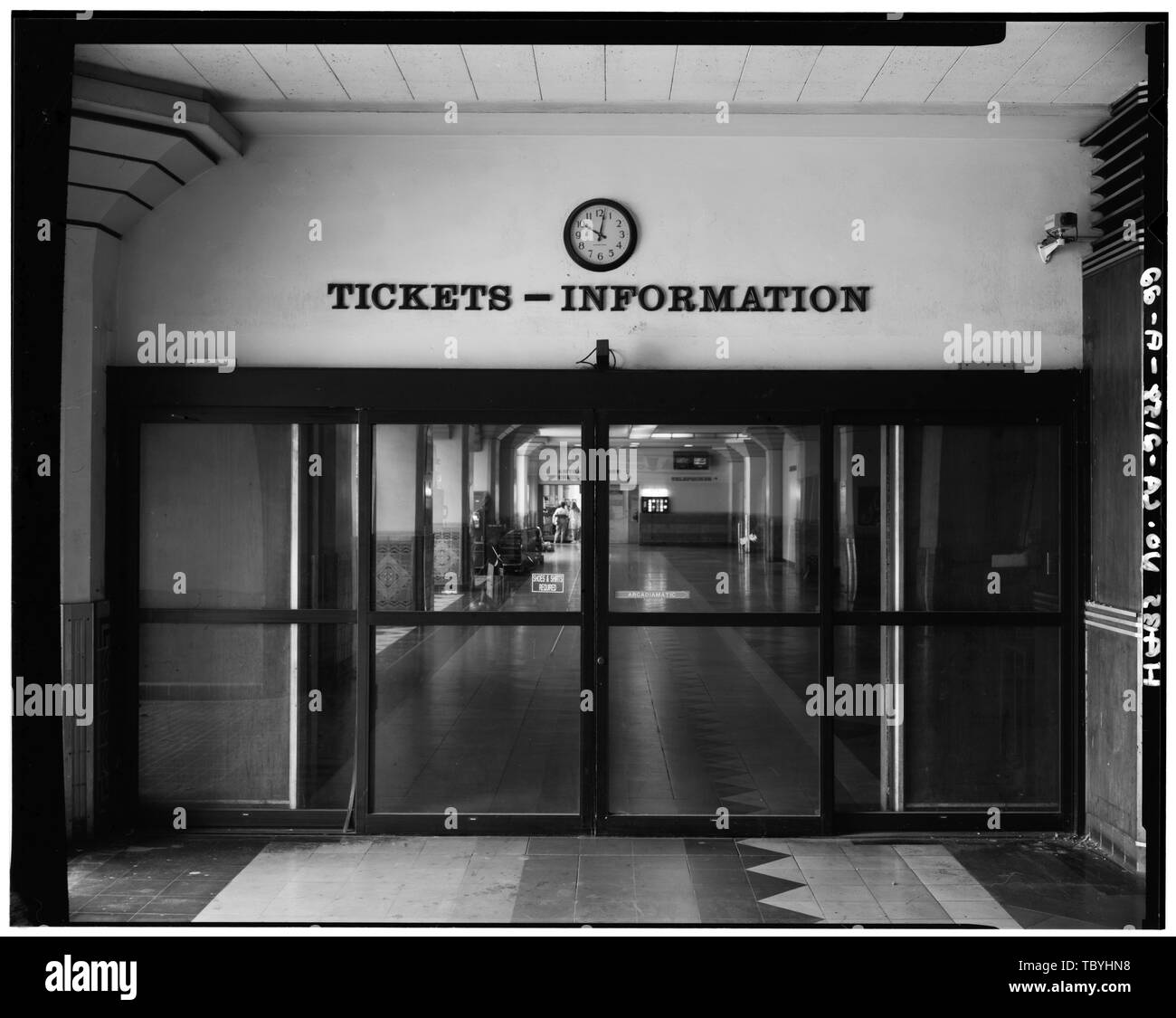 Mark A. Bookspan, photographer MODERN SLIDING DOOR FROM RECEPTION HALL ...