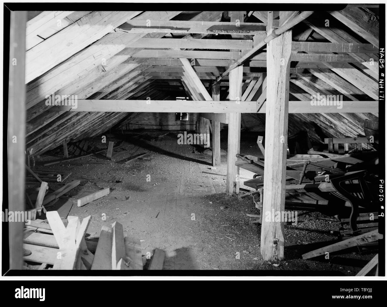 May 1969 INTERIOR, ATTIC, VIEW LOOKING NORTHEAST Harris Mill, Main and ...