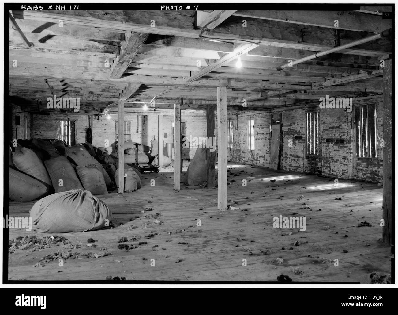 May 1969 INTERIOR, SECOND FLOOR, VIEW LOOKING NORTHEAST Harris Mill ...