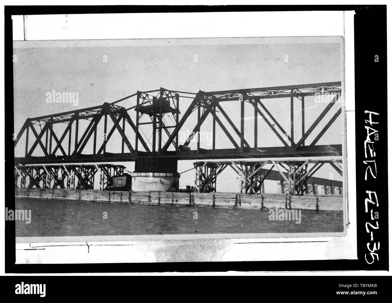 Moser Channel Draw, closeup, open (W23). Seven Mile Bridge, Linking ...