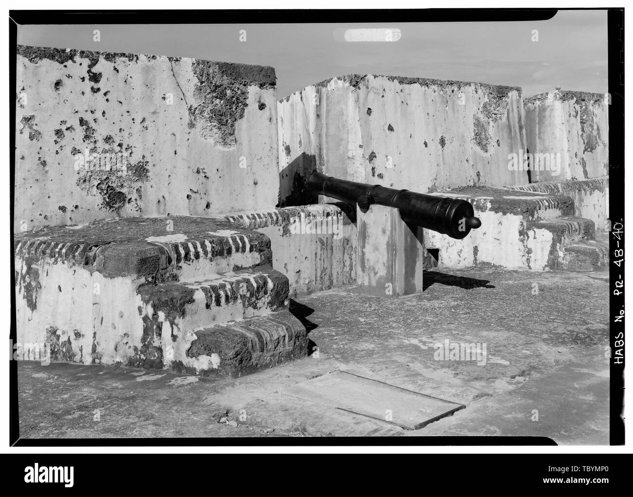 Castillo de san felipe del morro san juan Black and White Stock Photos ...