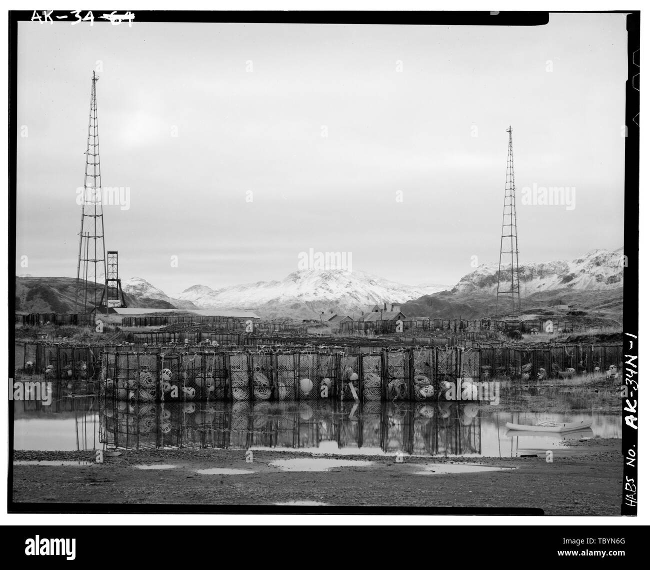 NAVAL RADIO STATION RADIO TOWERS, LOOKING WEST Naval Operating Base ...