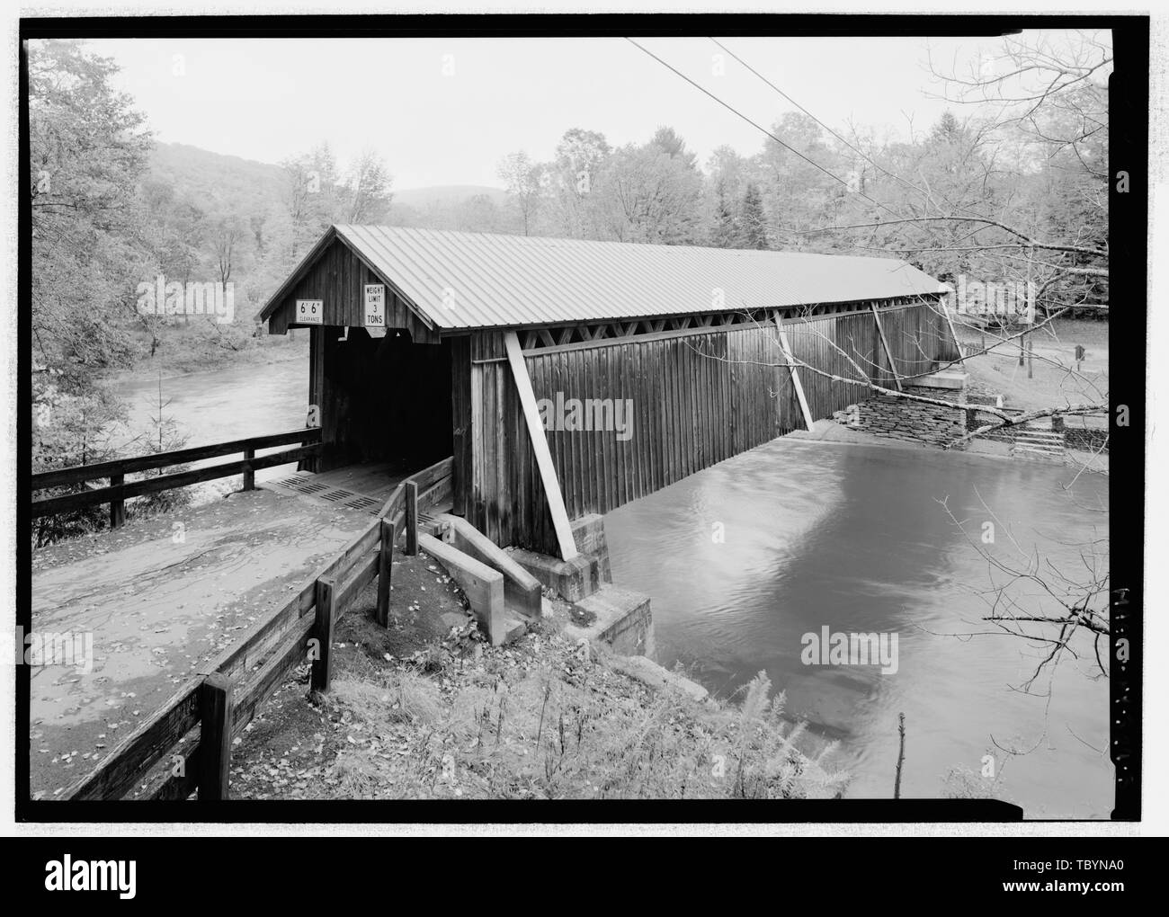 Beaverkill bridge Black and White Stock Photos & Images - Alamy