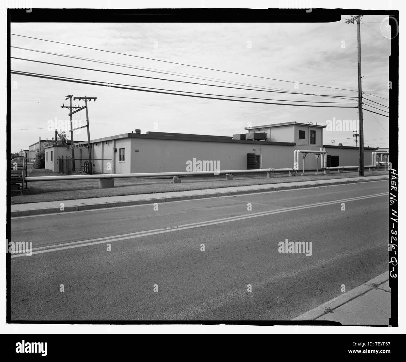 NORTH (REAR) AND EAST (SIDE) ELEVATIONS OF BUILDING. VIEW TO SOUTH ...